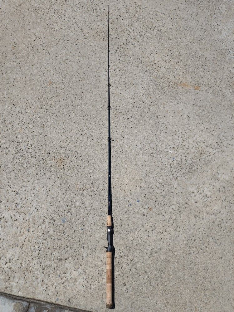 6'9" Shimano Calcutta Inshore Series Casting Rod ML for Sale in West ...