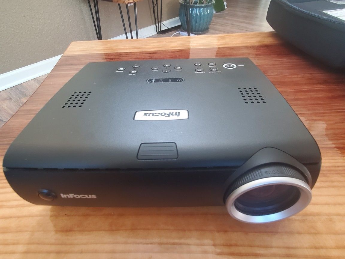 Infocus Projector TV for Sale in Dallas, OR - OfferUp