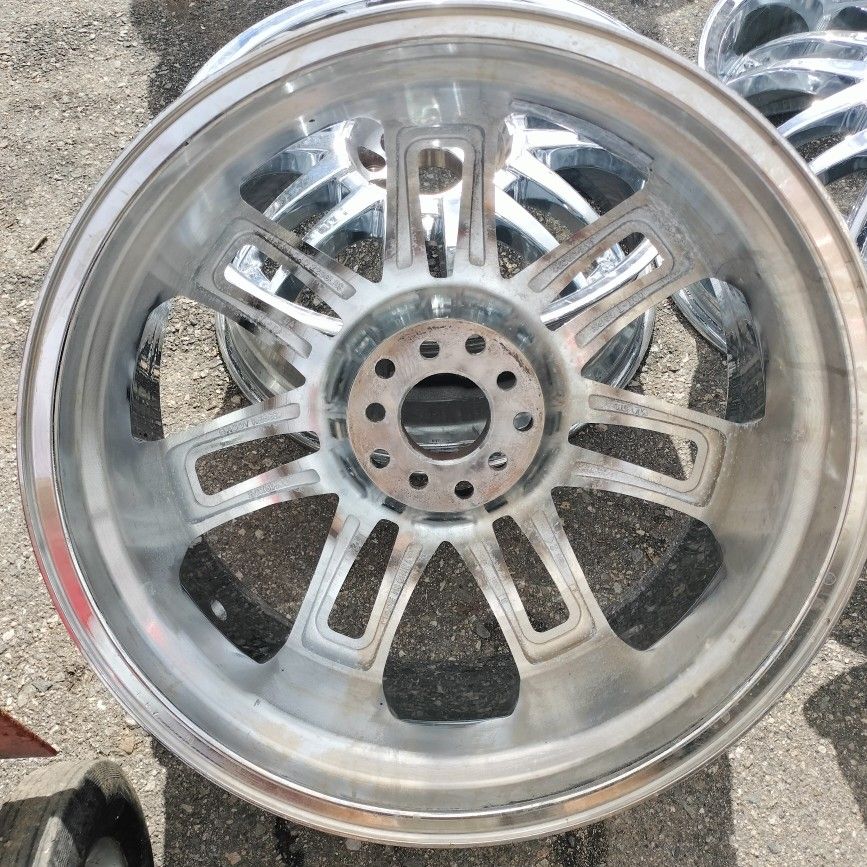 20-in Aluminum Chrome Wheels for Sale in Homeland, CA - OfferUp