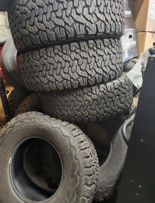 BFGoodrich All-terrain T/A 315/7R17 LOAD RANGE C 6ply 4 Total for Sale in San Pedro, CA - OfferUp