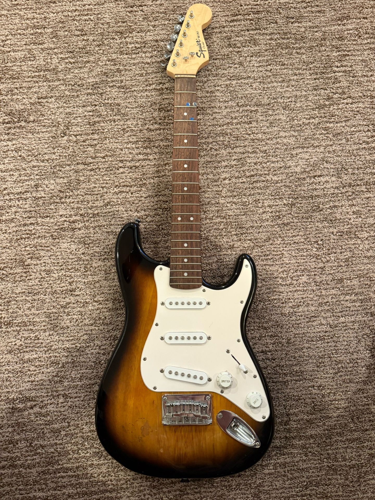 Used Fender Squire Stratocaster Mini for Sale in Los Angeles, CA - OfferUp