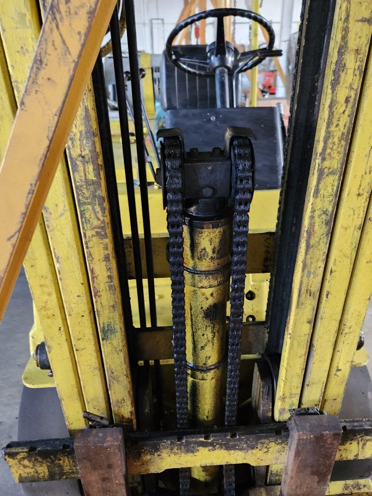 Mitsubishi FGC25 - Forklift for Sale in Hialeah, FL - OfferUp