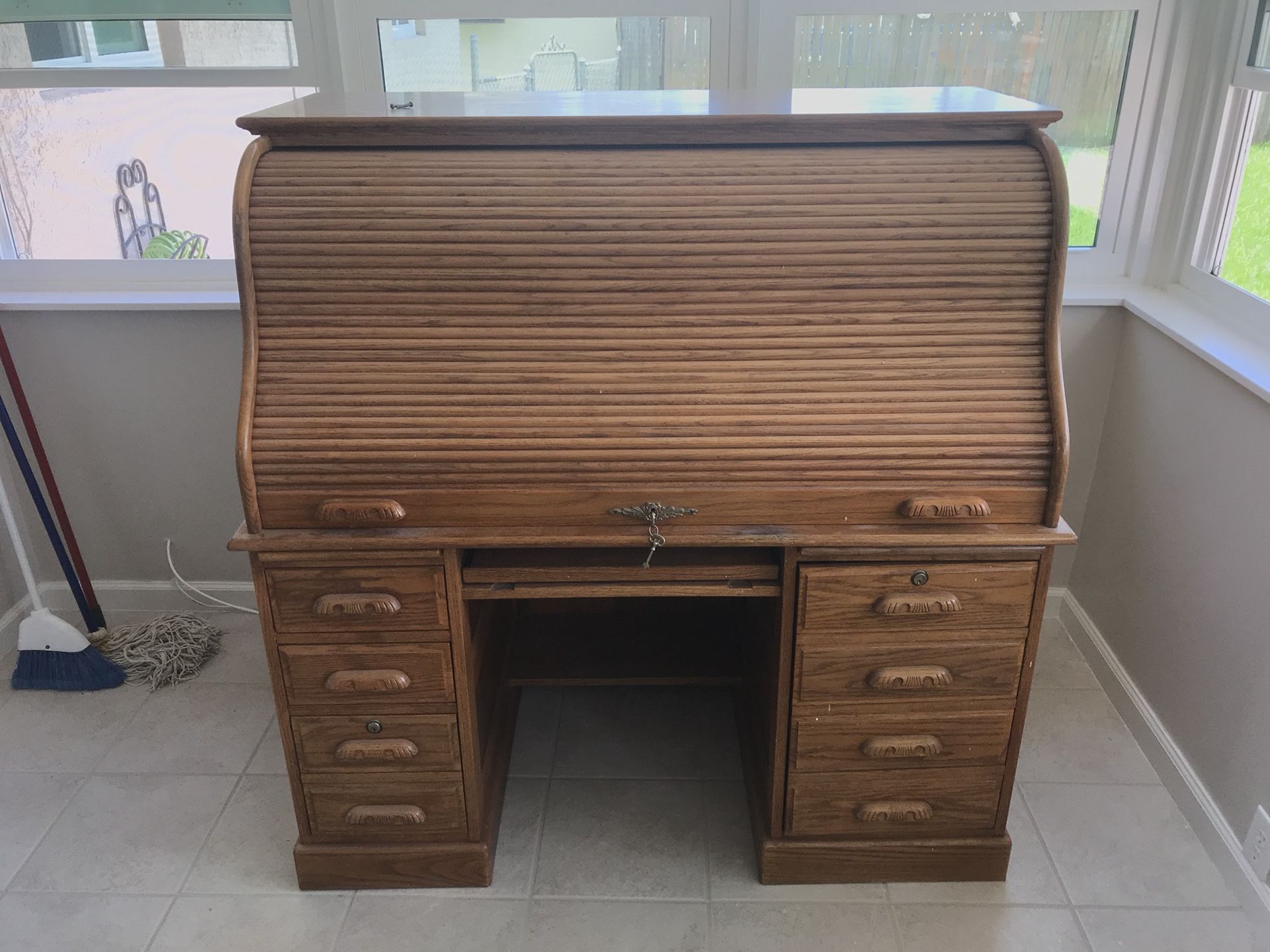 Oak roll top computer desk for Sale in Lake Worth, FL - OfferUp