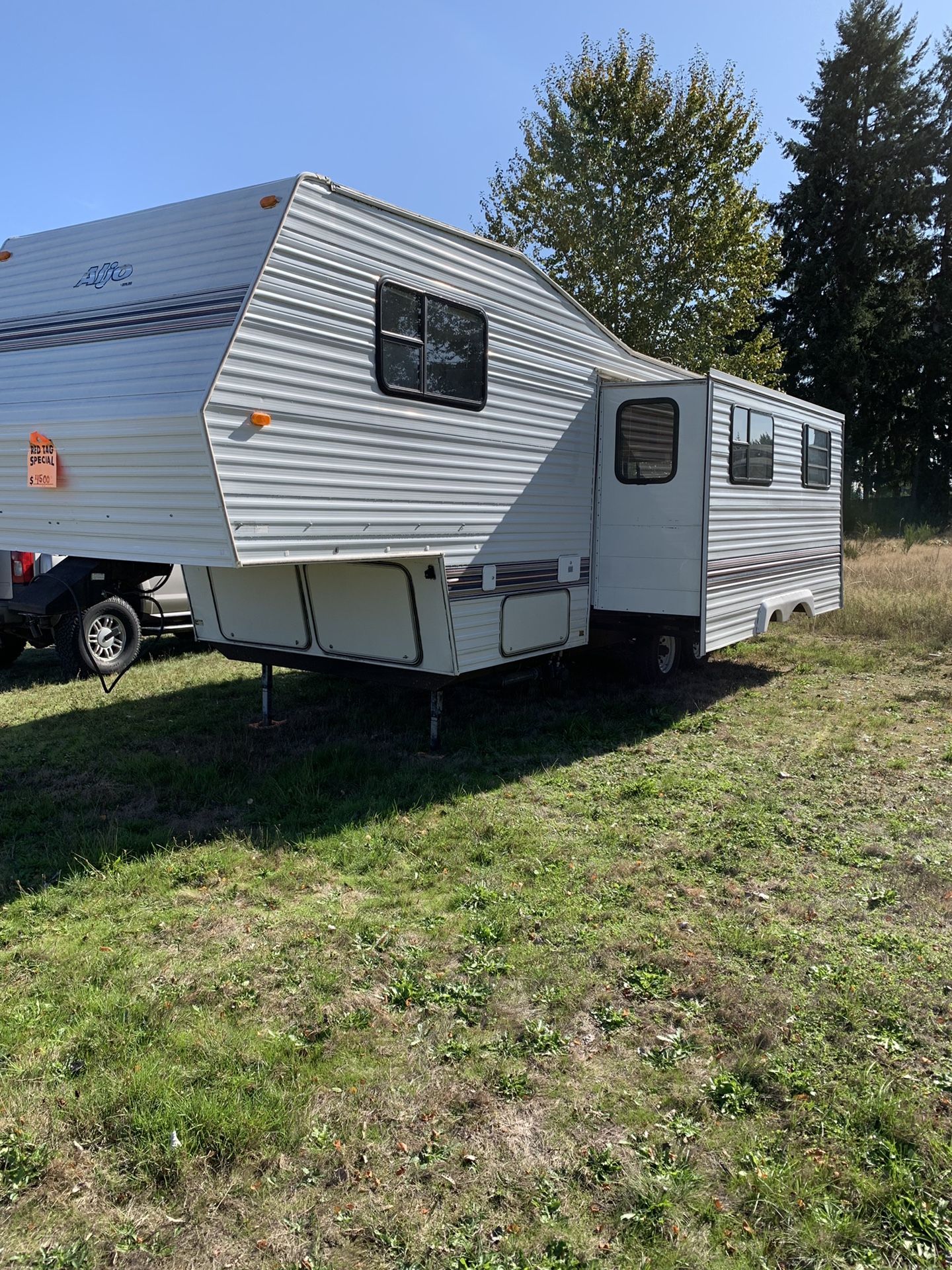 1994 26’ Aljo fifth wheel trailer for Sale in Olympia, WA - OfferUp