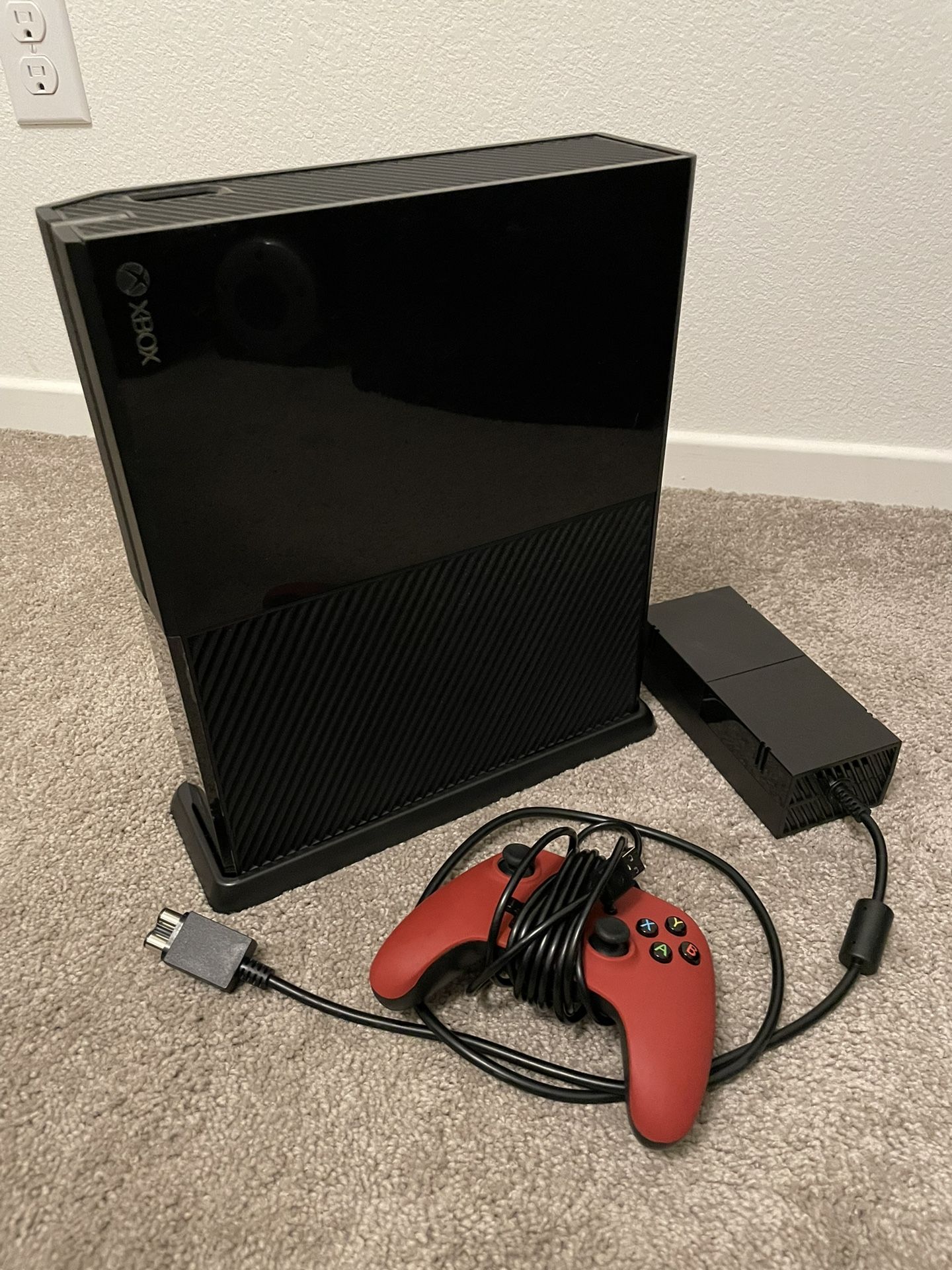 XBOX One (500GB) With Controller And Vertical Stand for Sale in ...