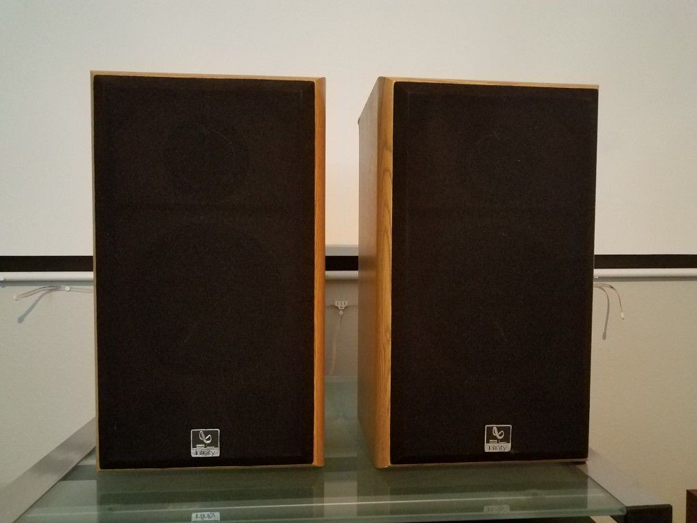 Infinity SL-30 bookshelf speakers for Sale in Austin, TX - OfferUp
