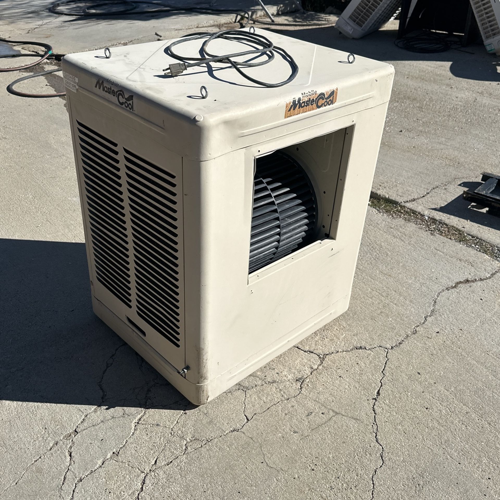 Mobile MasterCool Swap Cooler For Garage for Sale in Pinon Hills, CA ...