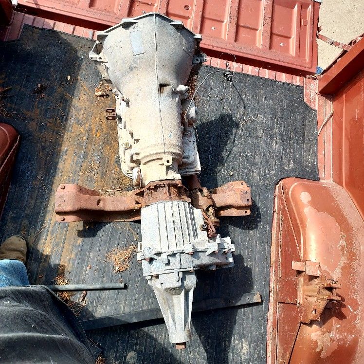 700R4 And NP208 Transfer Case for Sale in Los Osos, CA - OfferUp