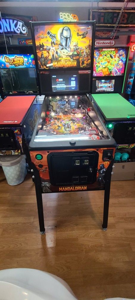 Mandalorian pinball Machine Excellent Condition Takes Quarters PRICE ...