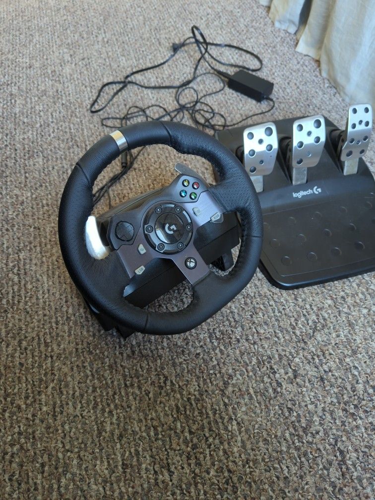 Logitech G920 Driving Wheel for Sale in Los Angeles, CA - OfferUp