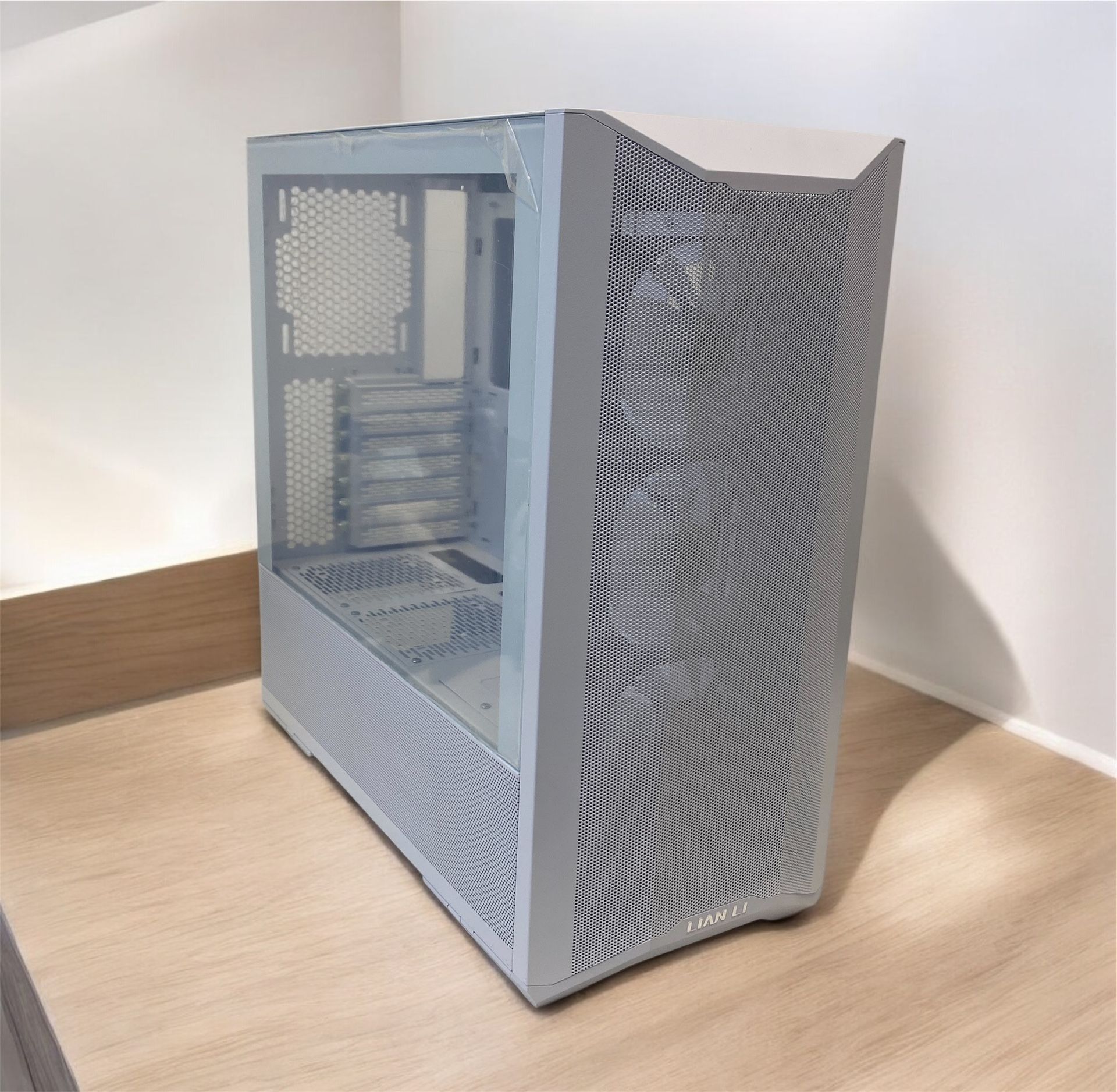 Lian Li Gaming PC Desktop Computer Case for Sale in Riverside, CA - OfferUp