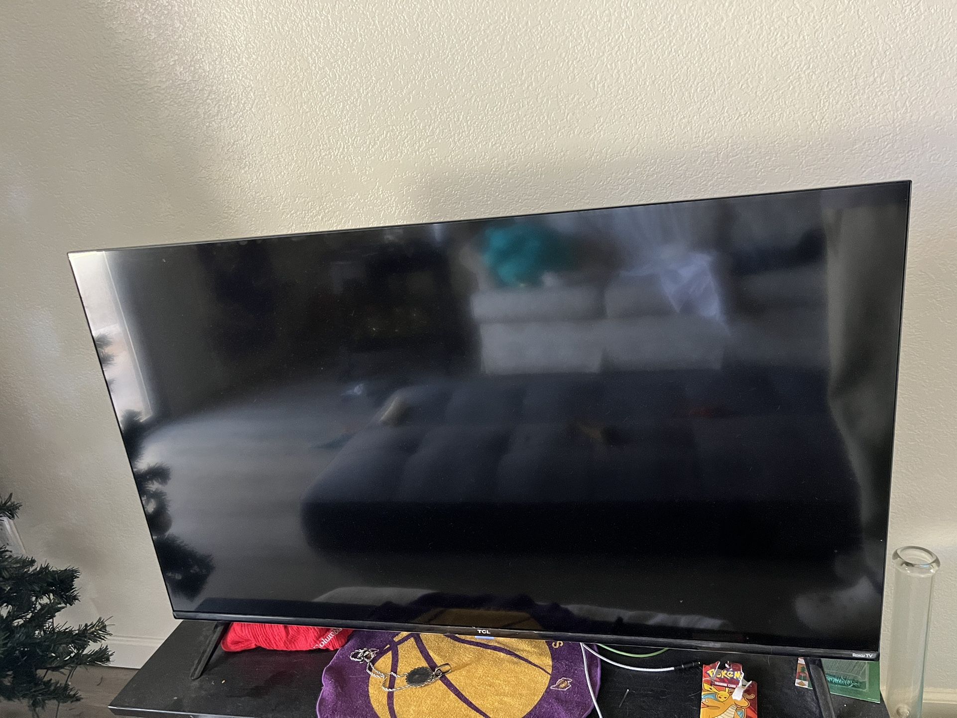 43-inch TCL Roku Flatscreen TV for Sale in Laughlin, NV - OfferUp