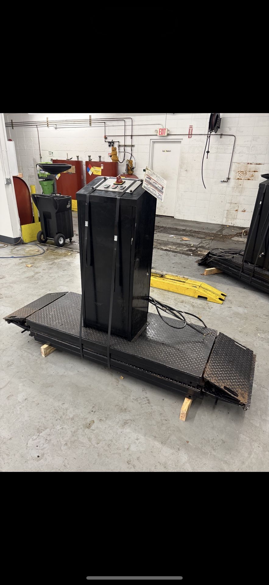 Commercial Shop Equipment – Scissor Lift + Industrial Air Compressor ...