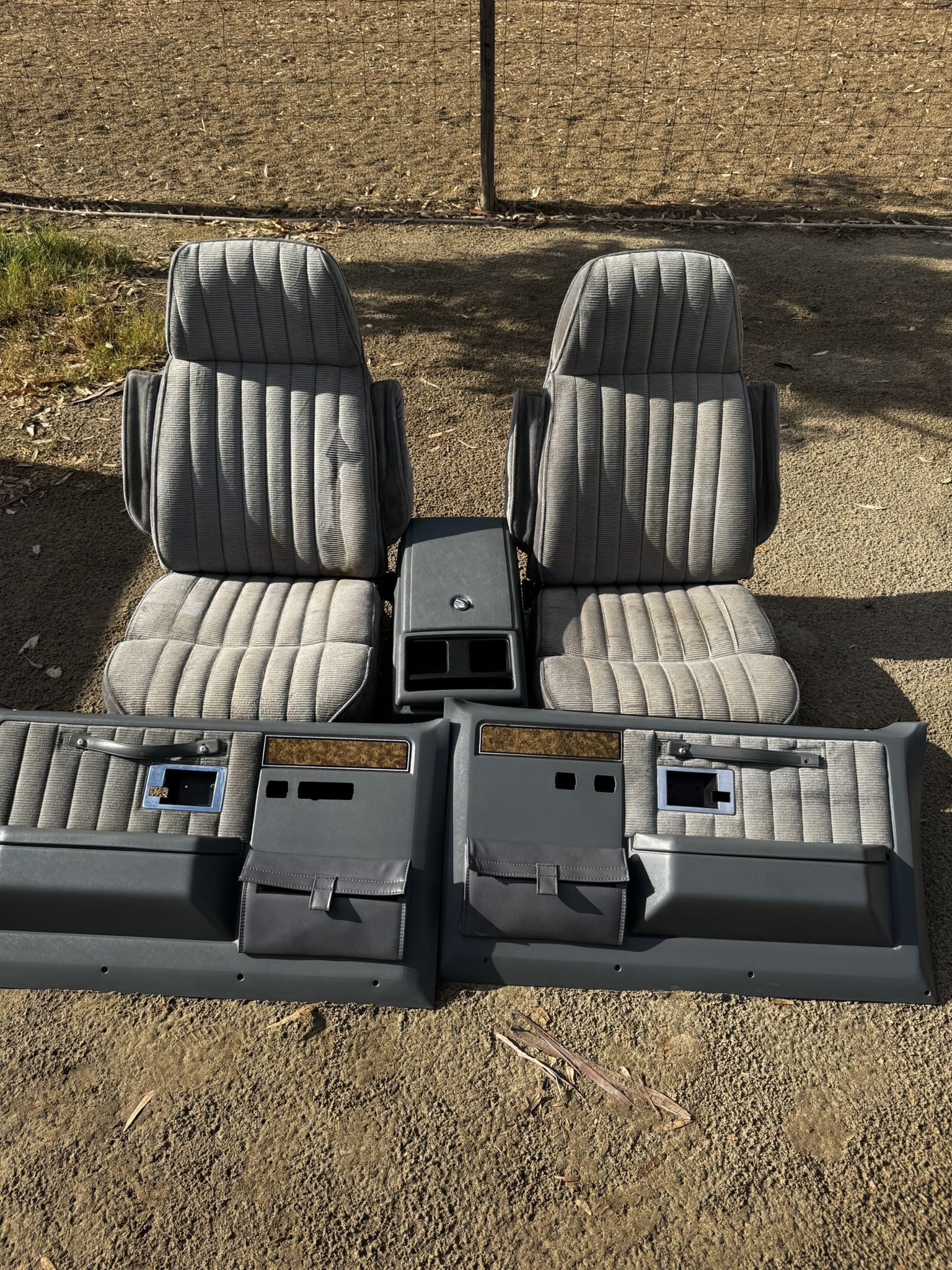 81-91 C10 Suburban Seats,Door panels, Console k5 blazer,jimmy,c10 for ...