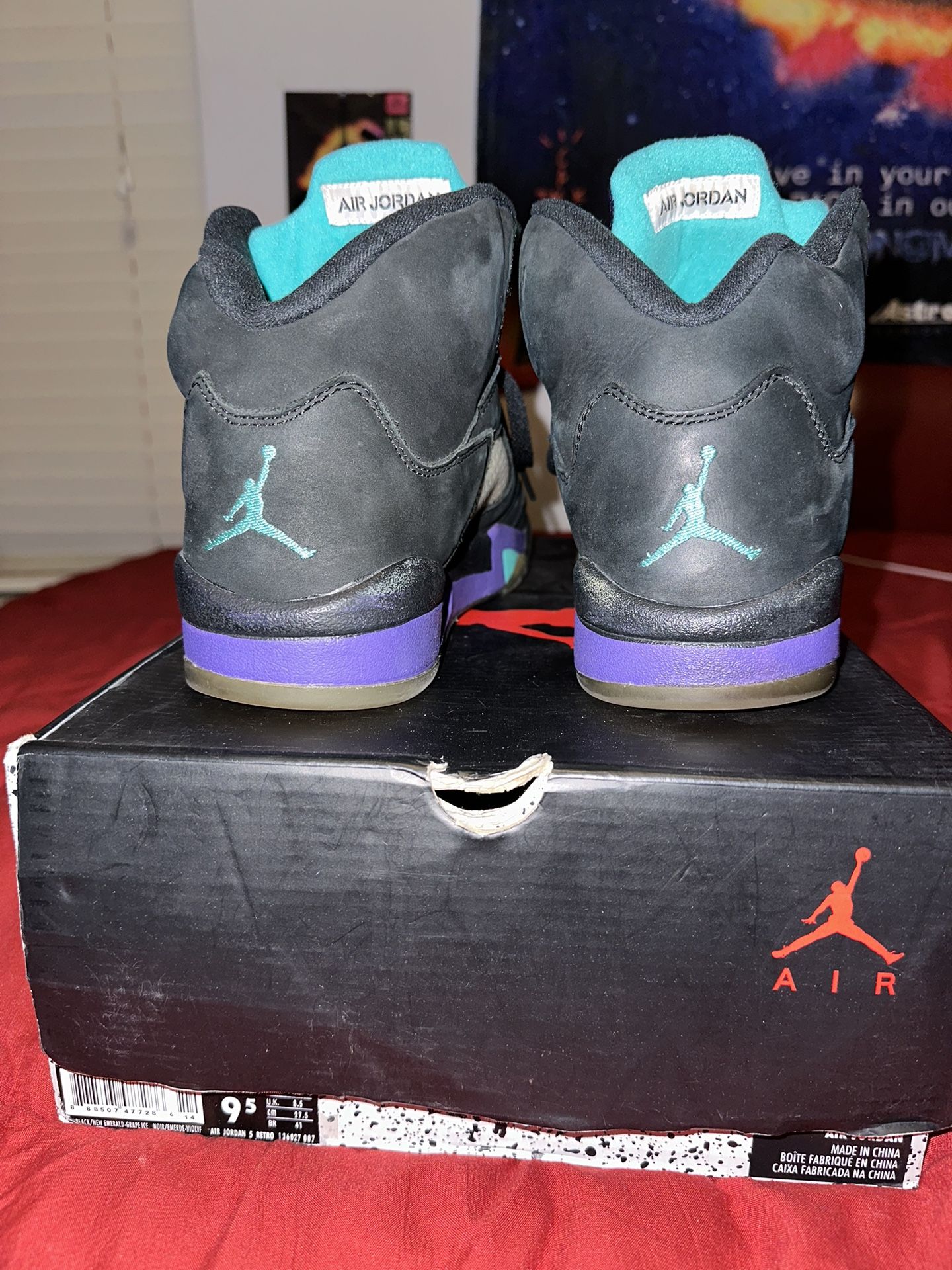Retro 5 Grapes Black Tung