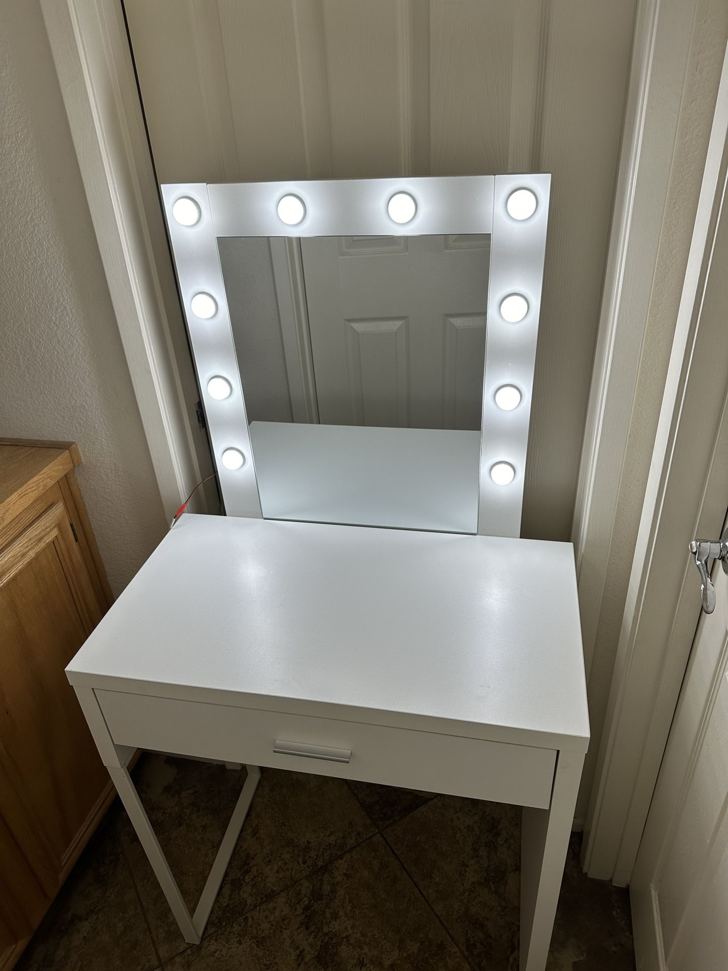 White Vanity Set Vanity Table with Lighted Mirror, 10 LED Lights ...