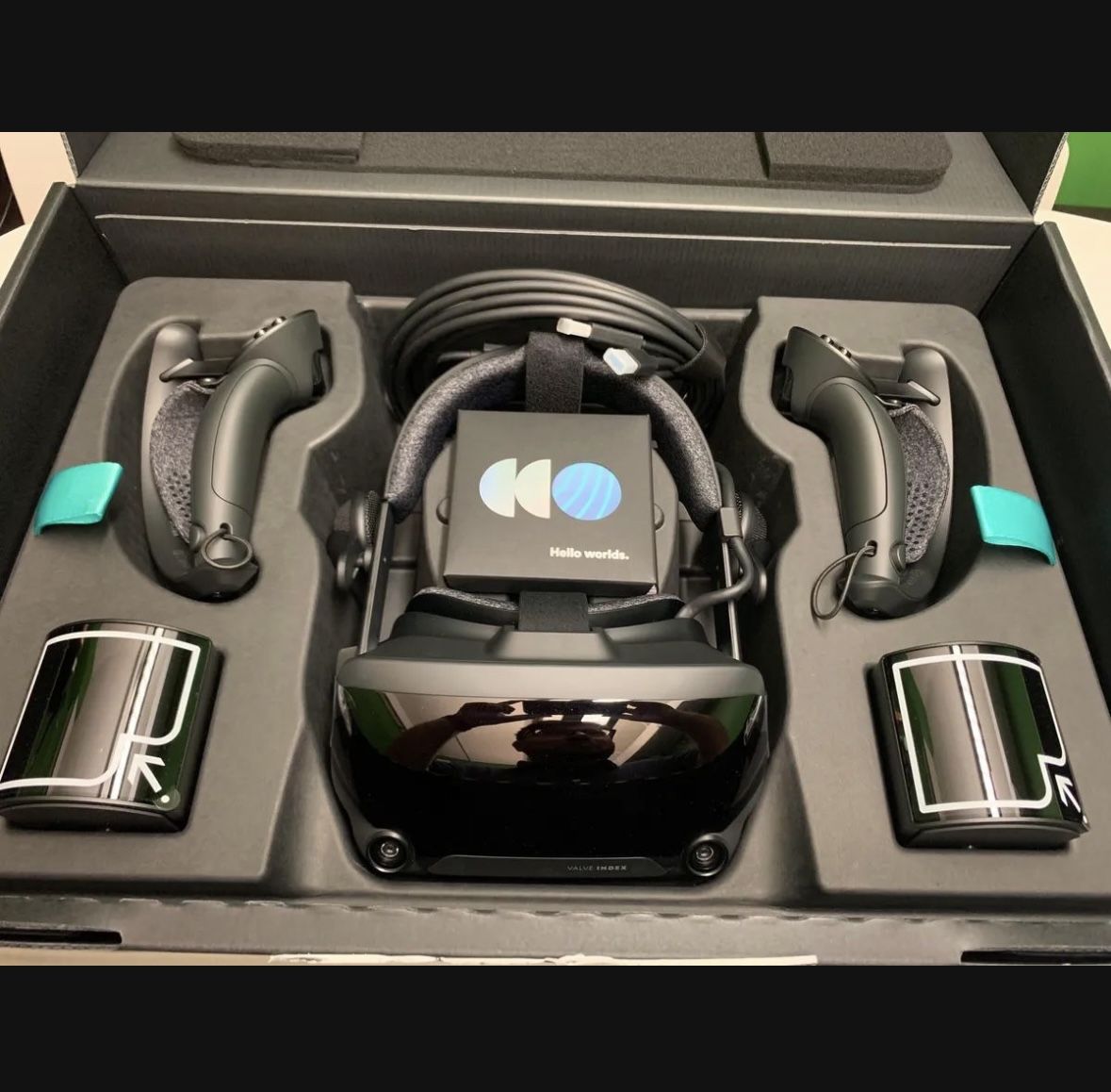 Valve Index VR Kit – Like New, Complete Set! for Sale in Federal Way ...