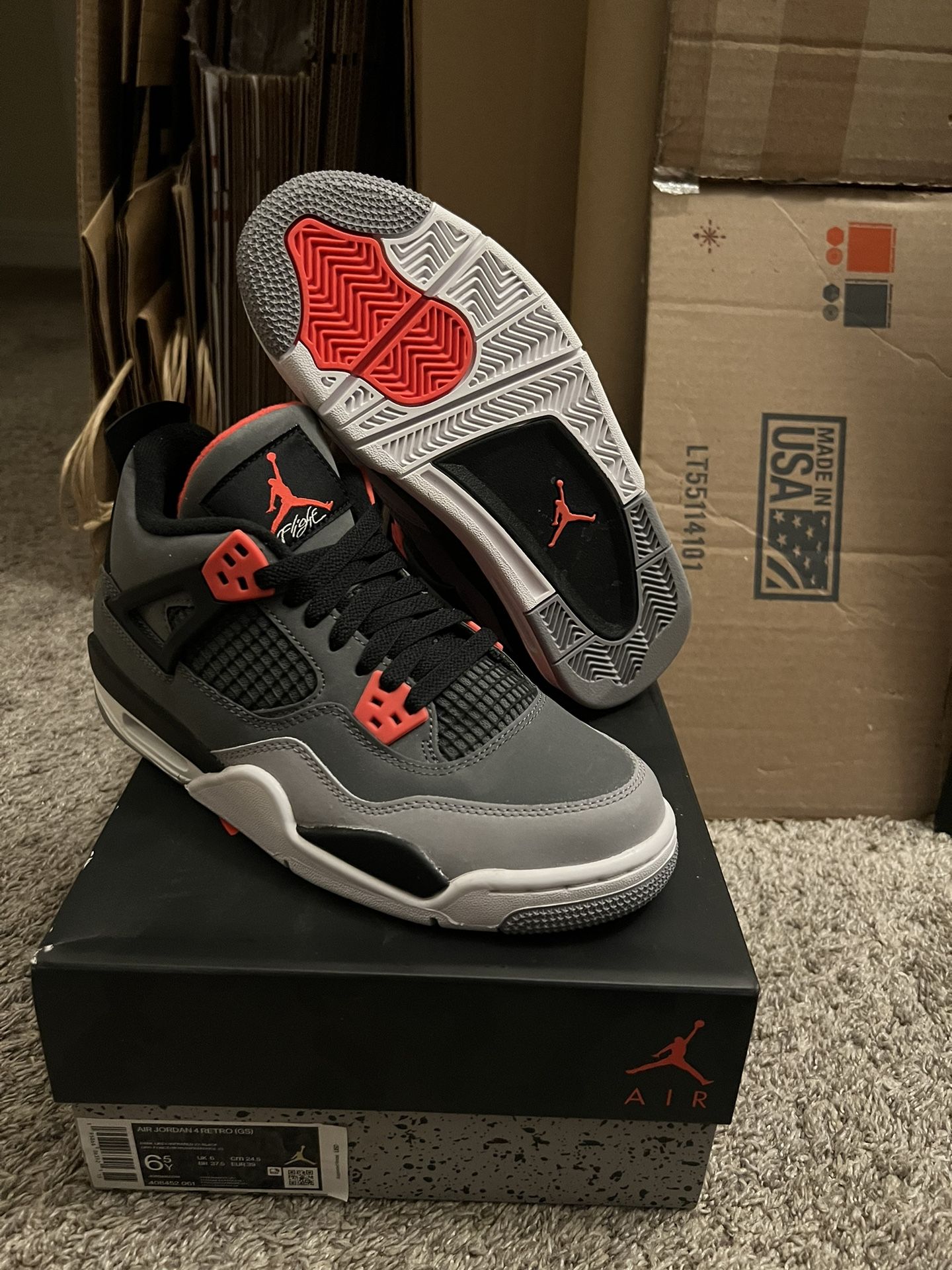 Jordan 4 Military Red