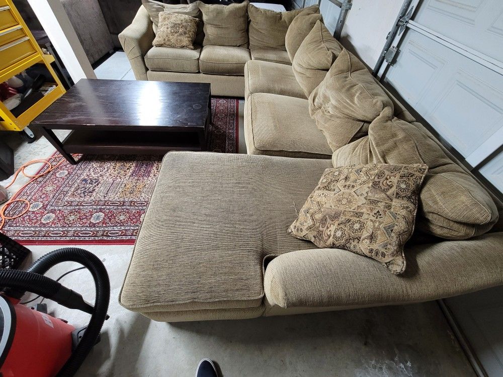Tan Sectional for Sale in Beaumont, CA - OfferUp