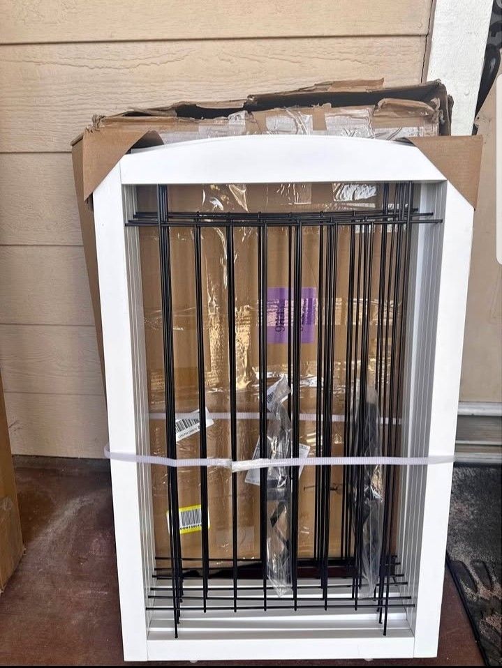 Freestanding gate, 32” tall. 6 panels. for Sale in Riverbank, CA - OfferUp