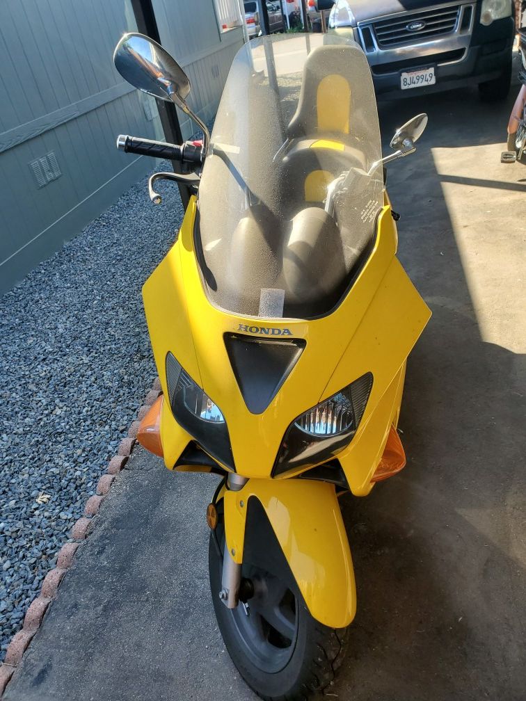 Honda Reflex 06 250cc scooter for Sale in Paramount, CA - OfferUp