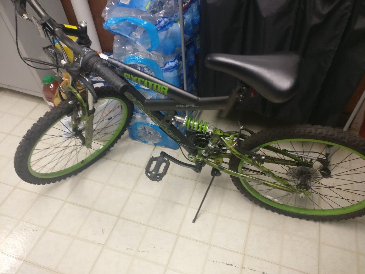 Magna Excitor Mountain Bike for Sale in Niles, IL - OfferUp