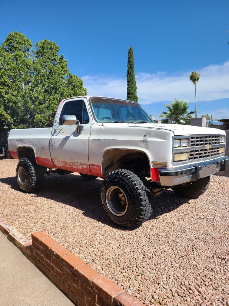79 Chevrolet Silverado 4x4 V8 for Sale in Tucson, AZ - OfferUp