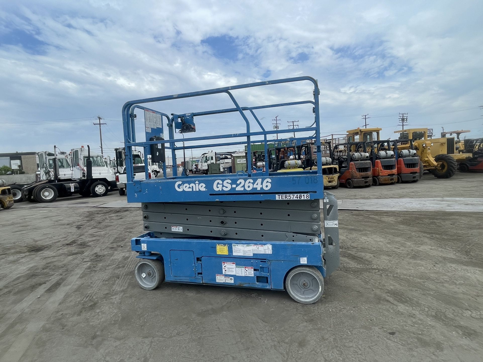 2010 Genie Gs-2646 Electric Scissor Lift for Sale in Montebello, CA ...