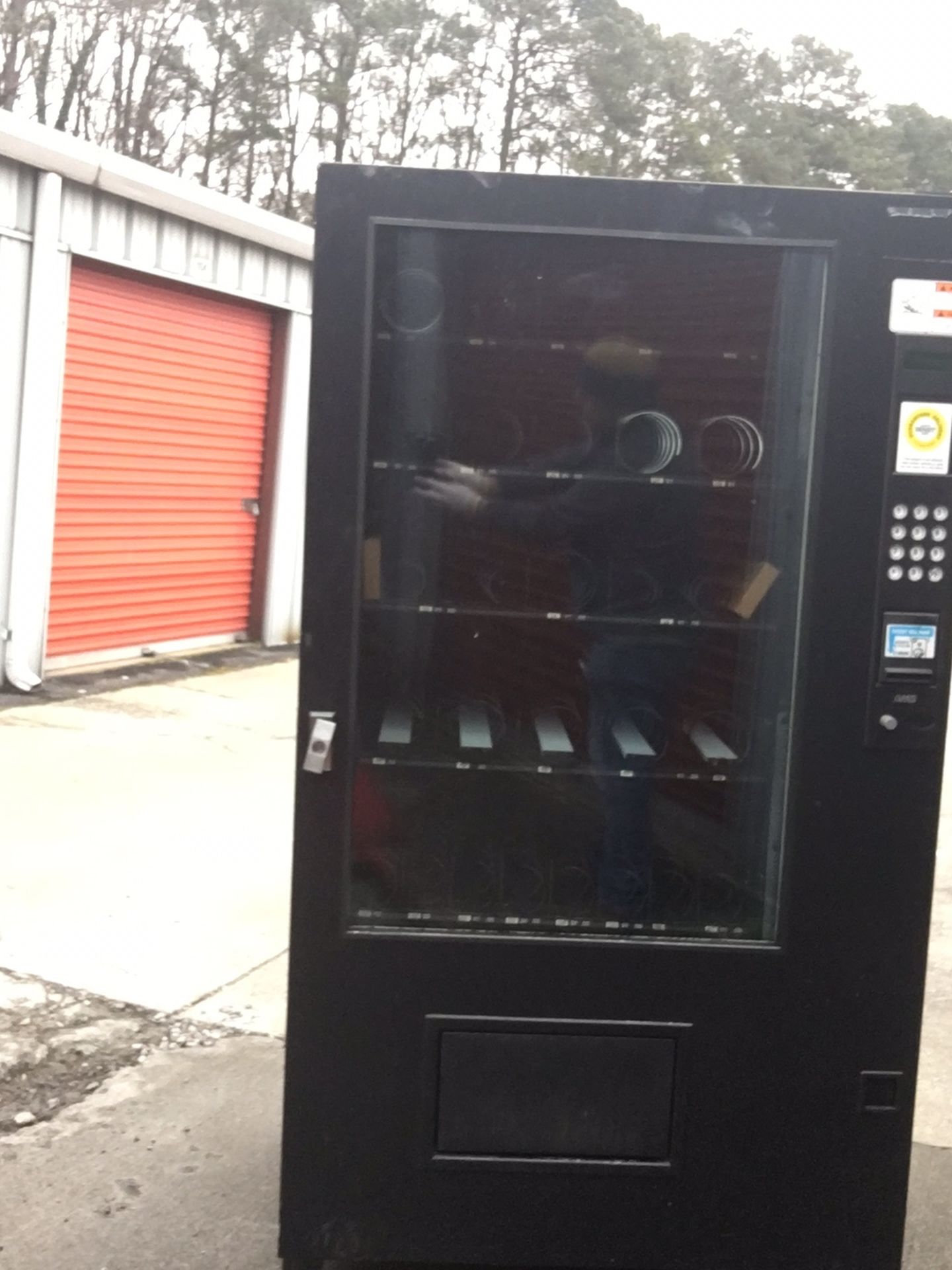 Ams Combo Vending Machine for Sale in Atlanta, GA - OfferUp