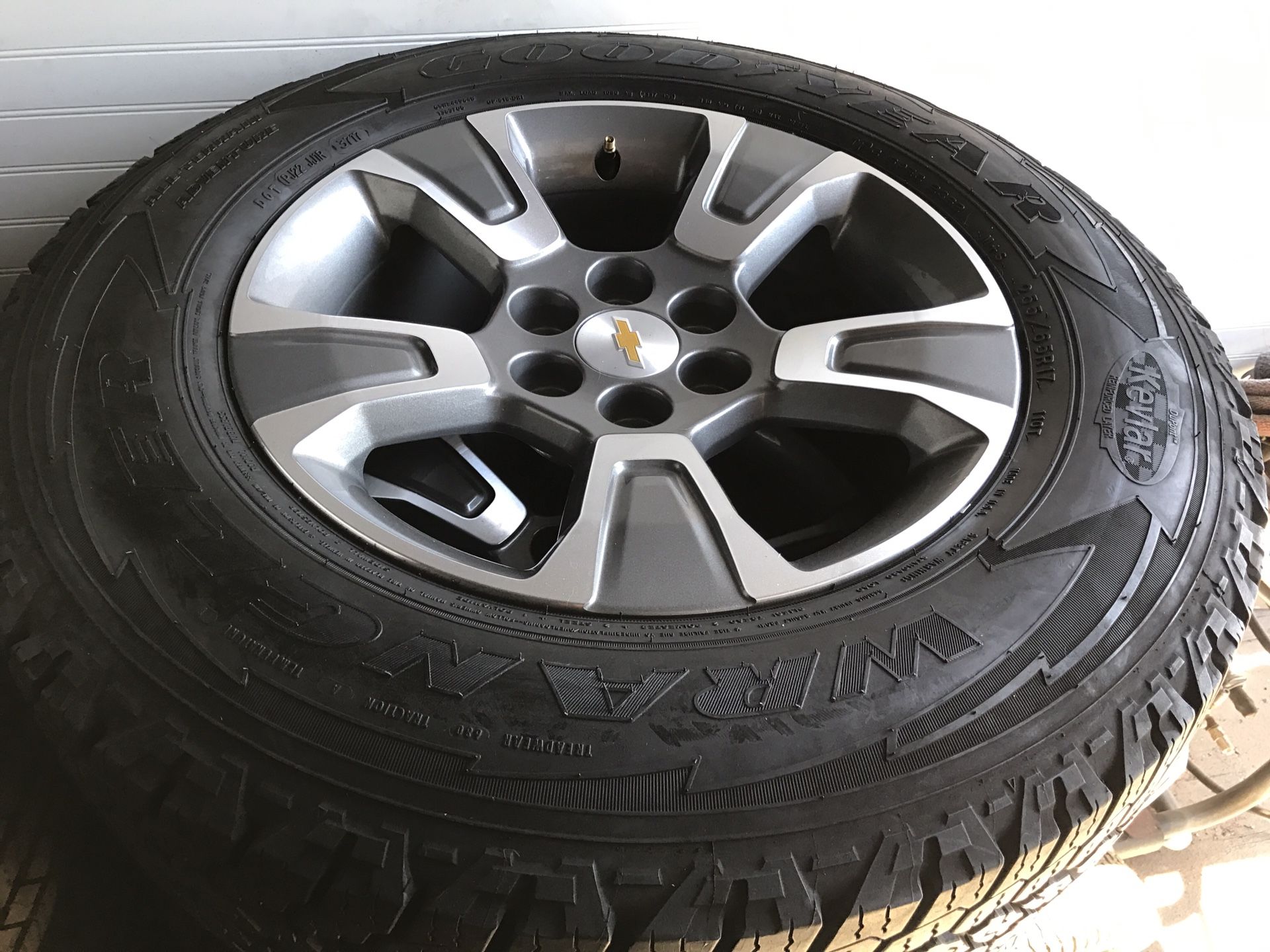 2018 Chevy Colorado 17 inch rims and tires for Sale in Phoenix, AZ ...