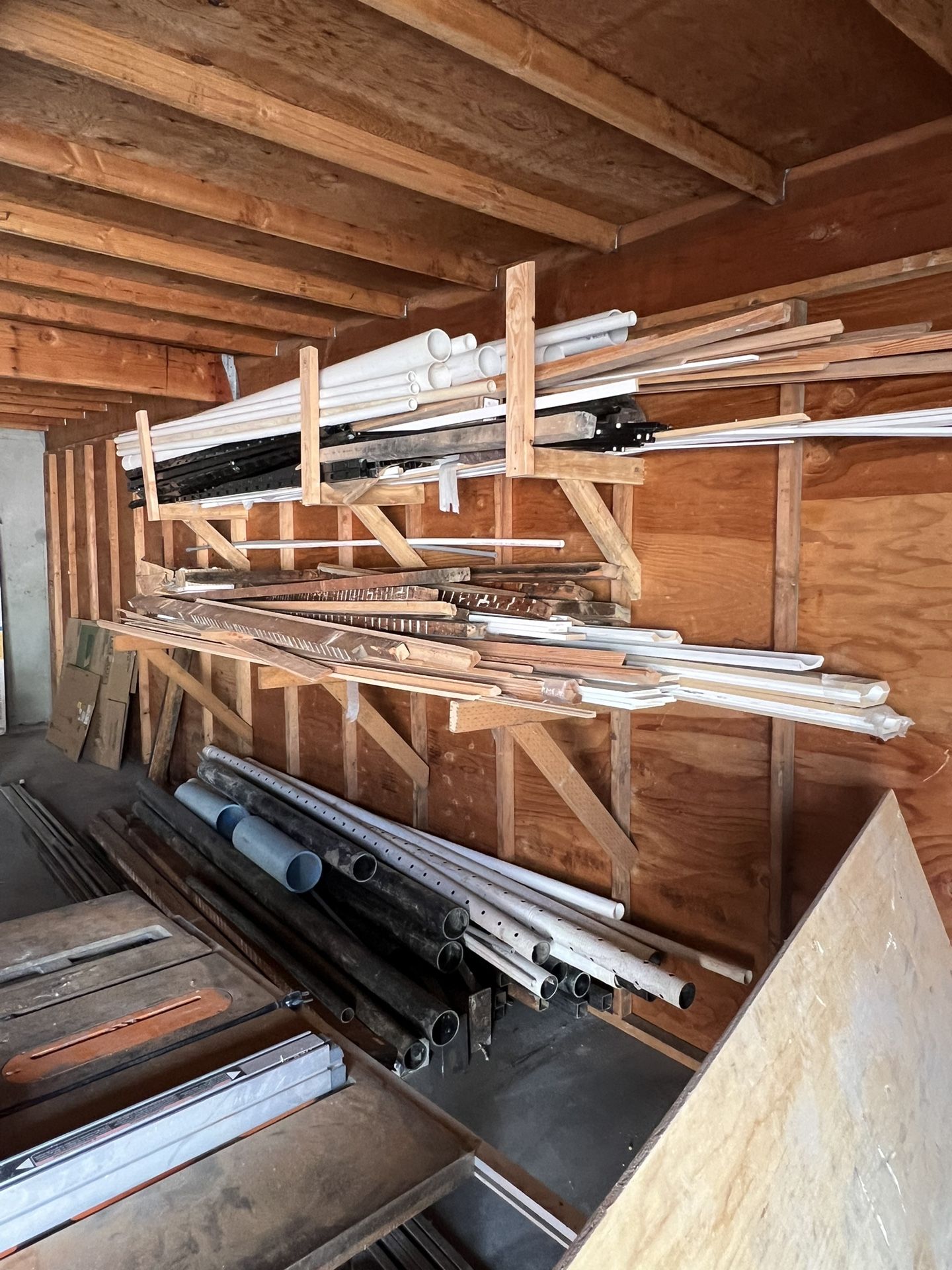 FREE Misc Wood & Lumber & Trim Molding for Sale in Shoreline, WA - OfferUp