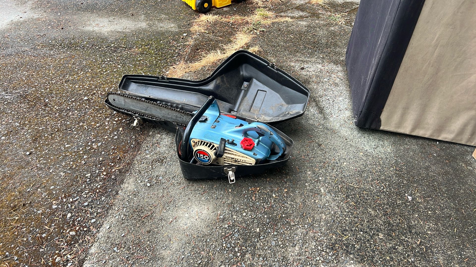Vintage Homelite Automatic 150 Chainsaw for Sale in Seattle, WA - OfferUp