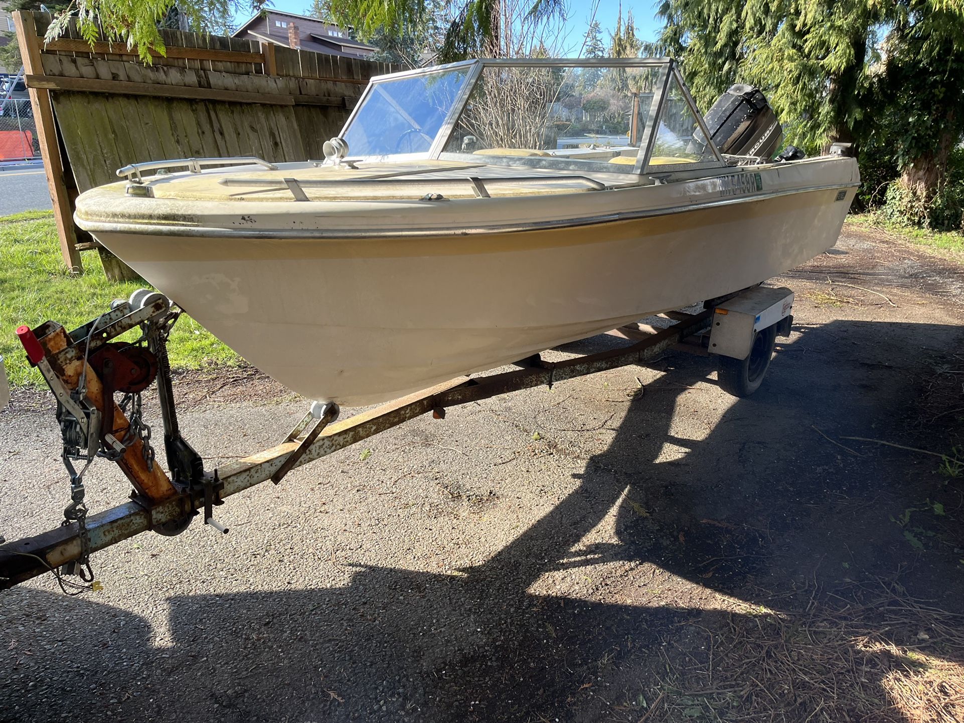16’ Reinell Boat 100 Horse mercury Outboard for Sale in Seattle, WA ...