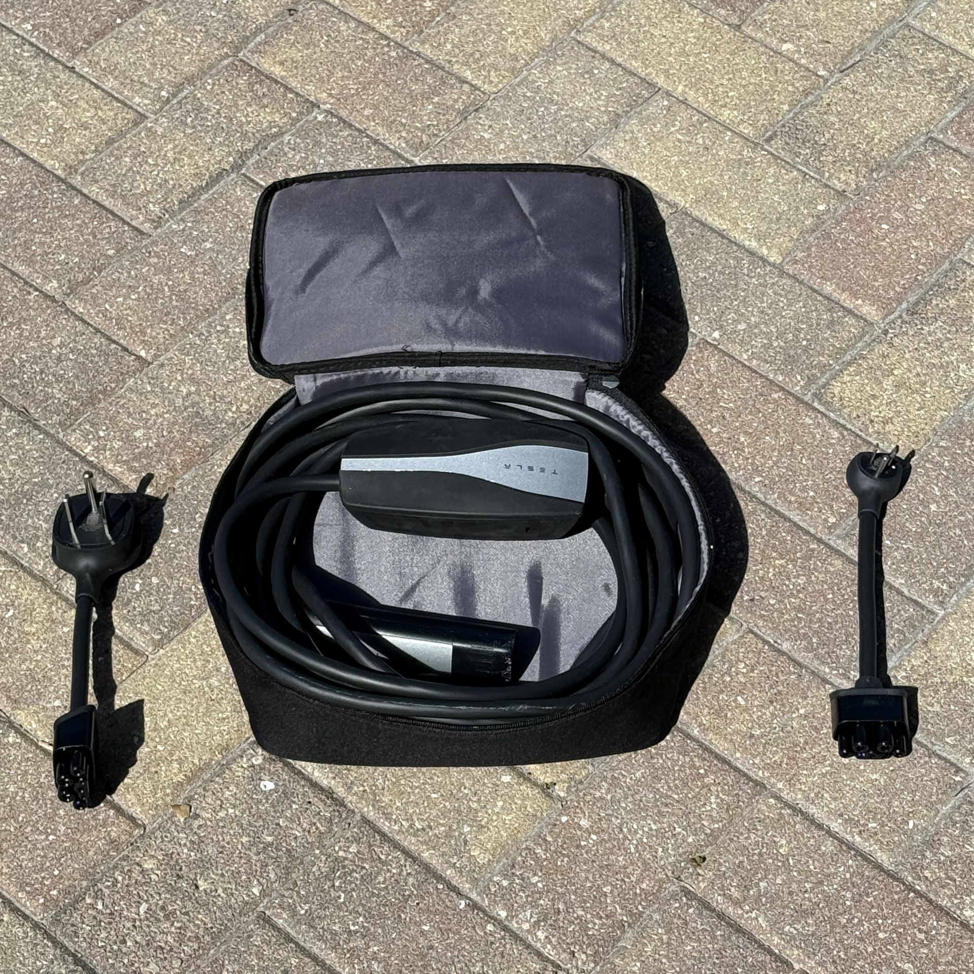 Tesla Gen 2 Mobile Connector Bundle + 14-50 Adapter for Sale in Indian ...