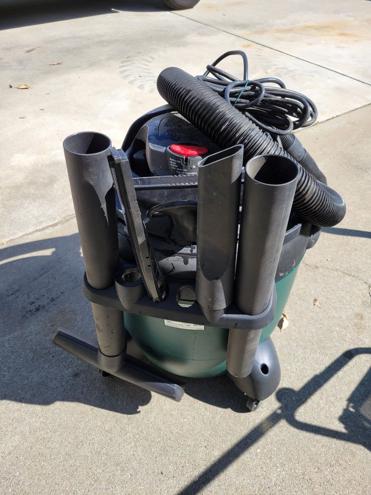 Shop Vac 20 Gallon Wet/Dry Vacuum w/Attachments for Sale in Monterey ...