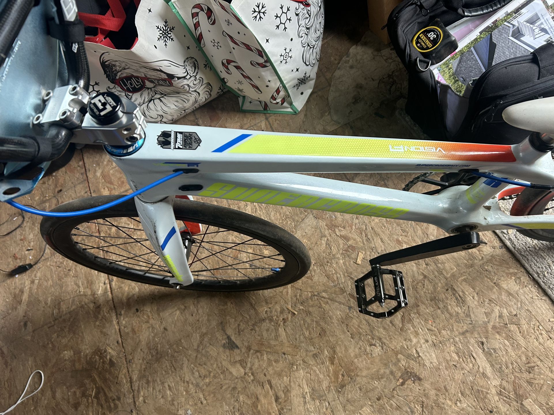 Super Cross Vision F1 Carbon Fiber Expert Xl, Troy Lee Designs Custom Paint Scheme for Sale in ...