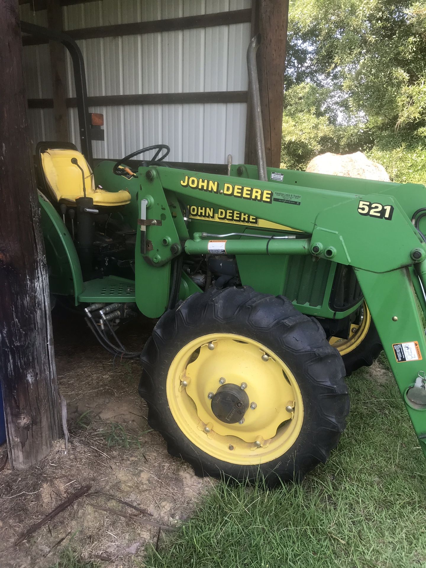 John Deere 5205 with 521 loader for Sale in Woodruff, SC - OfferUp