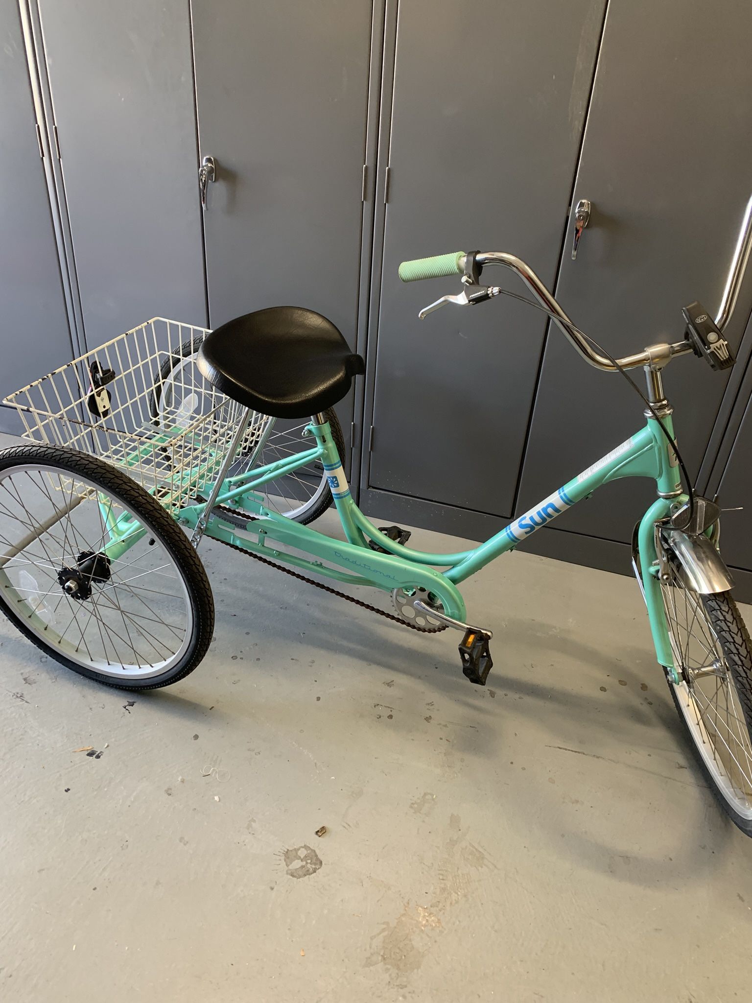 3 Wheeled Sun Bike for Sale in Las Vegas, NV - OfferUp