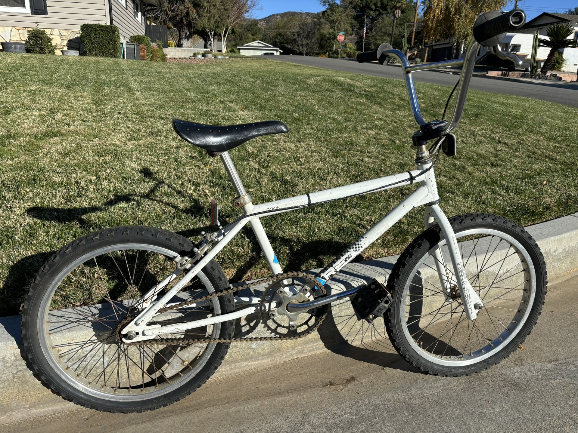 99 percent complete and original 1985 Redline 500b Bmx Old School JMC GT DG Hutch Patterson Bikes Cycling