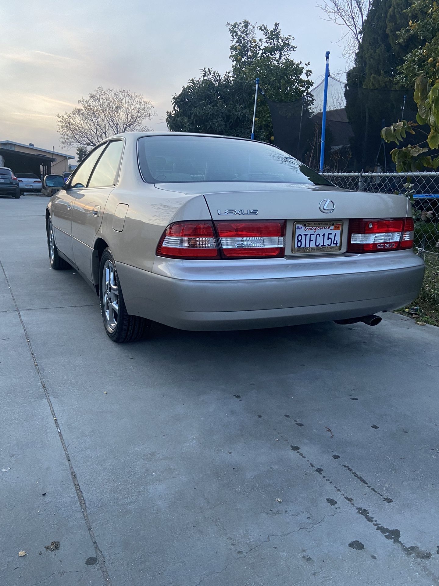 2001 Lexus ES 300 for Sale in Redlands, CA - OfferUp