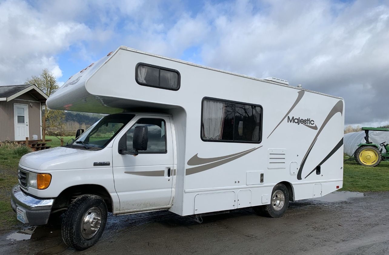 Motorhome Classe C , 2008 Ford E-350 (I do not accept exchanges ...