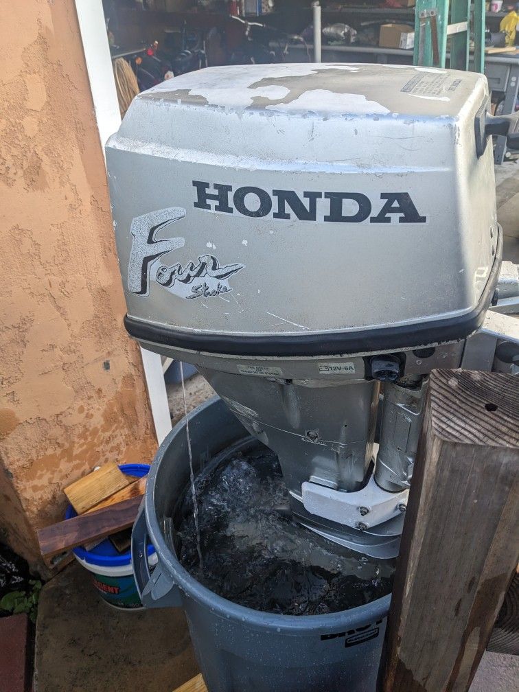 2000ish Honda BF15A for Sale in Imperial Beach, CA - OfferUp