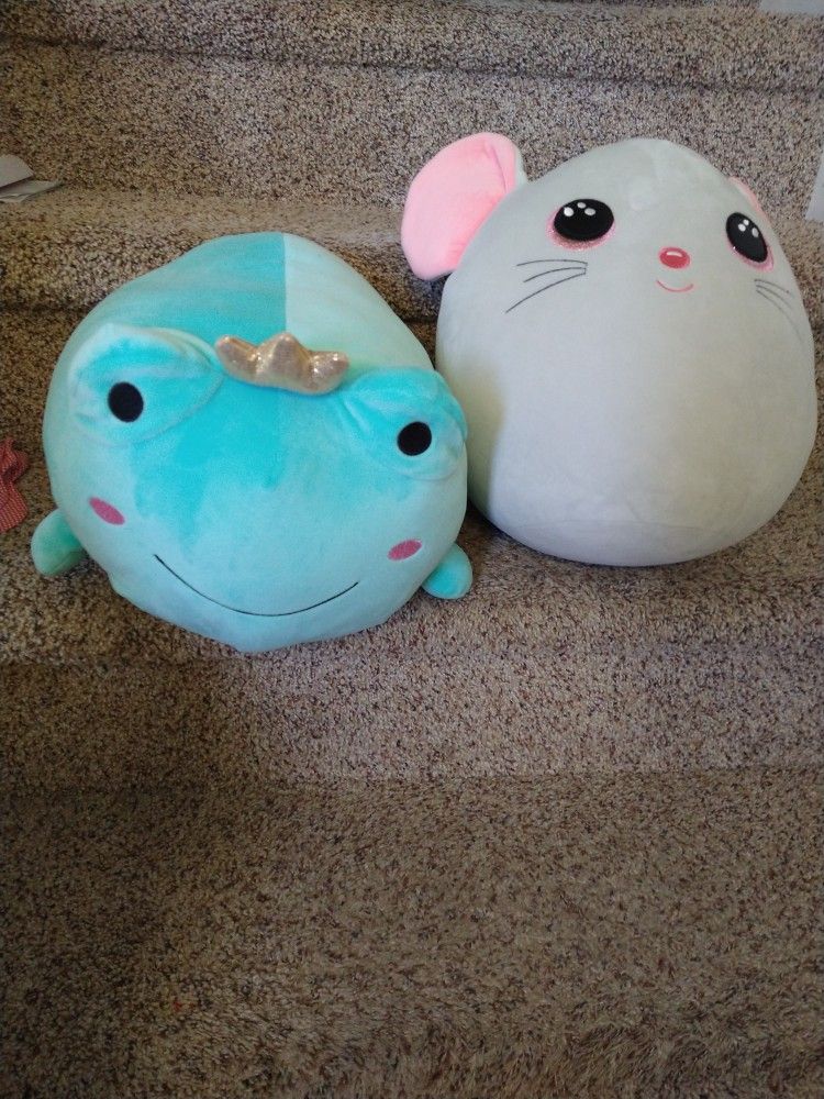 2 Plush toys for Sale in Virginia Beach, VA - OfferUp