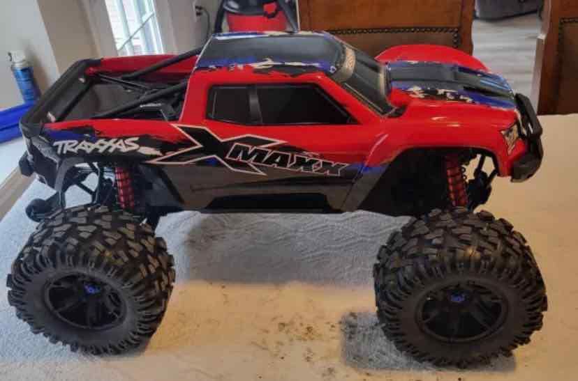 Traxxas Xmaxx 8S for Sale in Menifee, CA - OfferUp