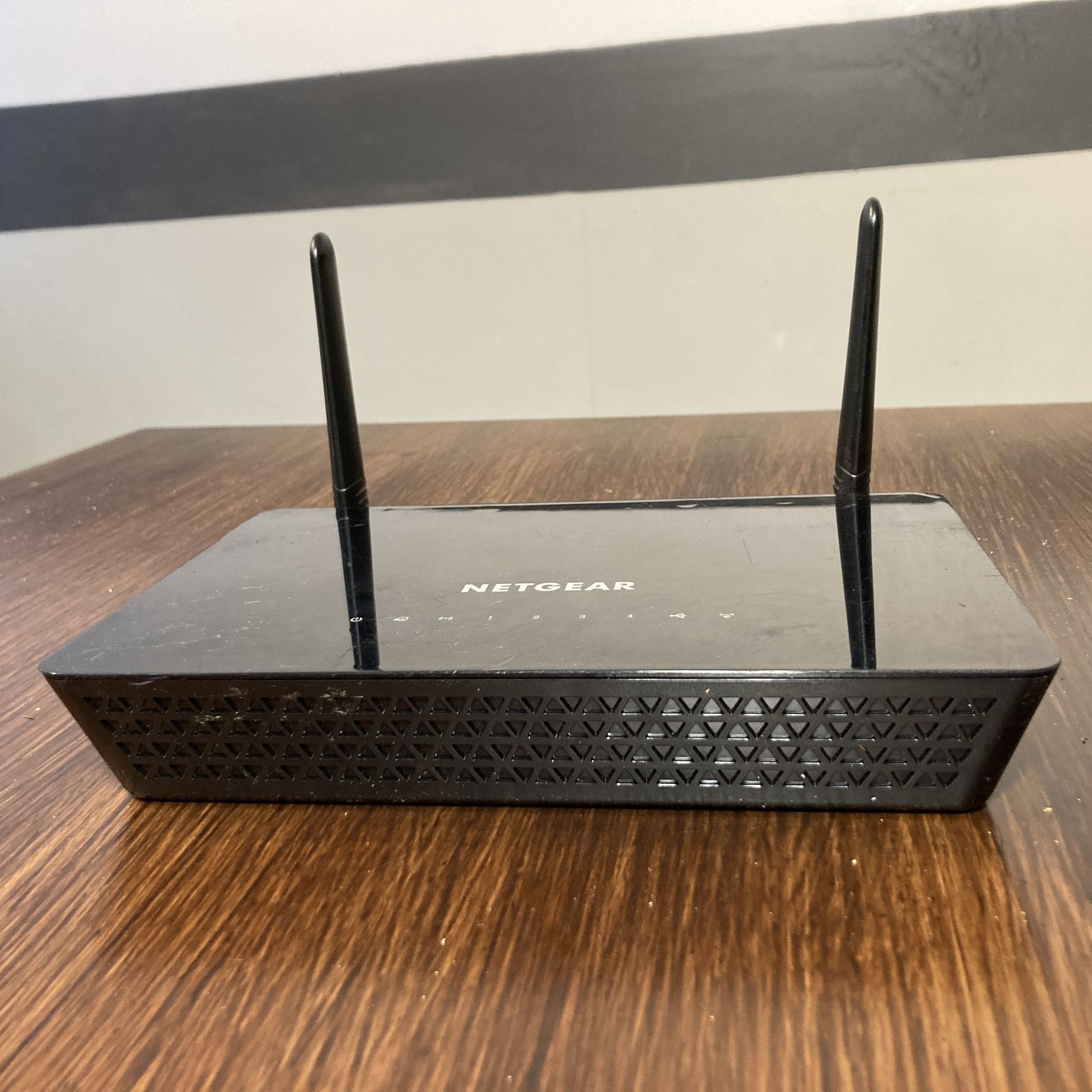 Netgear AC1200 R6220 Wifi Router for Sale in Whittier, CA - OfferUp