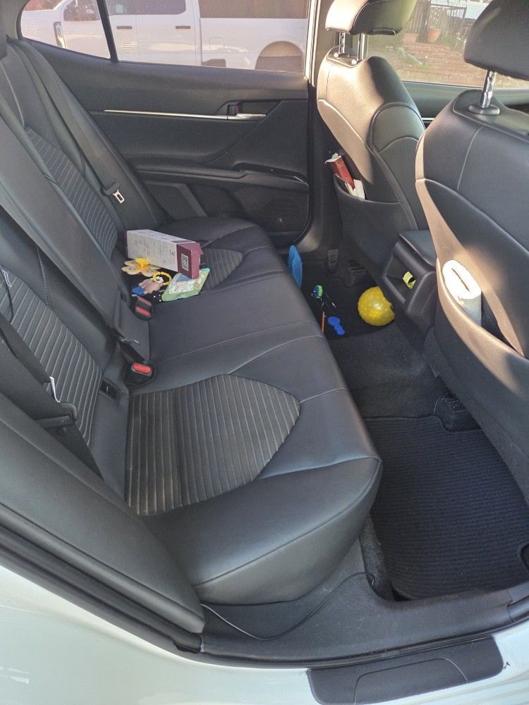 2019 Toyota Camry for Sale in Canyon Country, CA - OfferUp