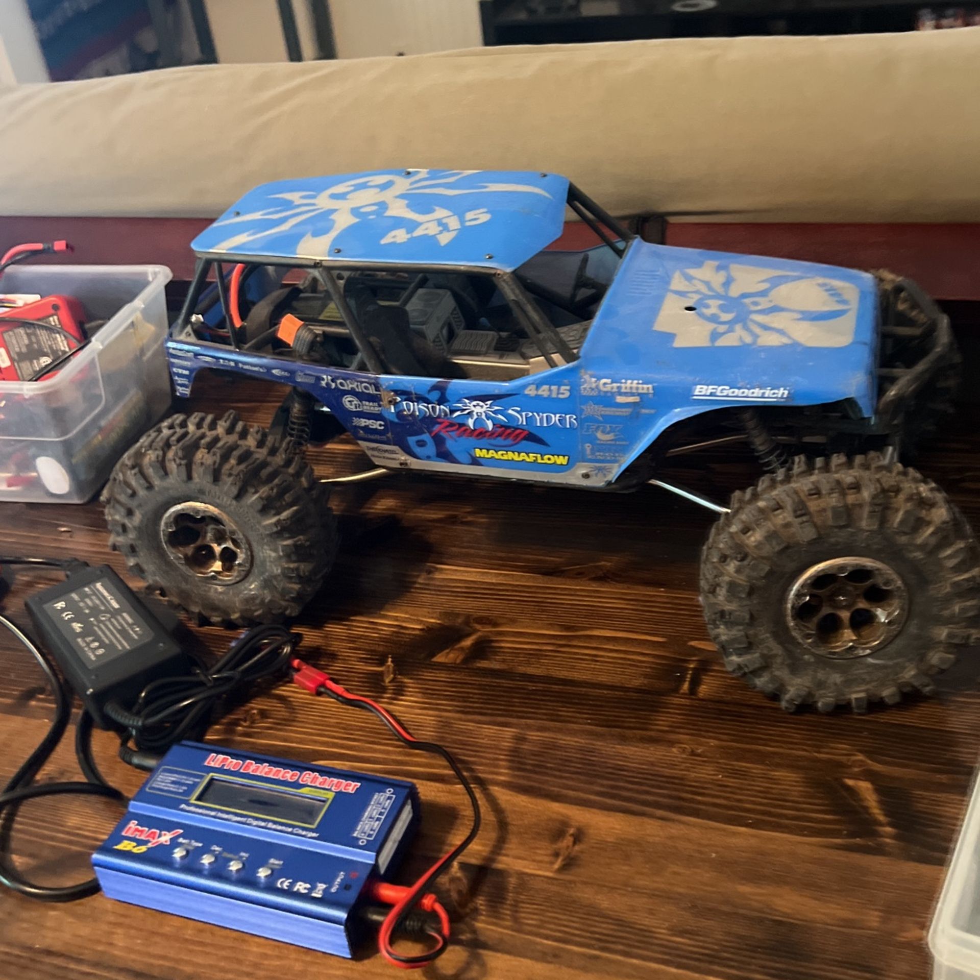 Axial Wraith Figures