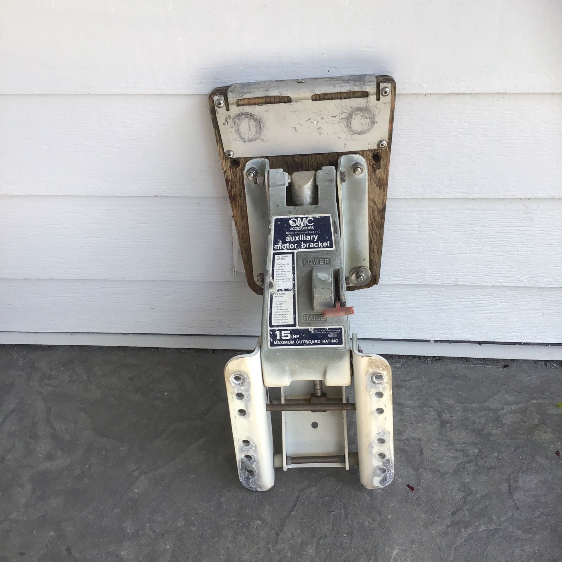 OMC AUXILIARY MOTOR BRACKET for Sale in Snohomish, WA - OfferUp