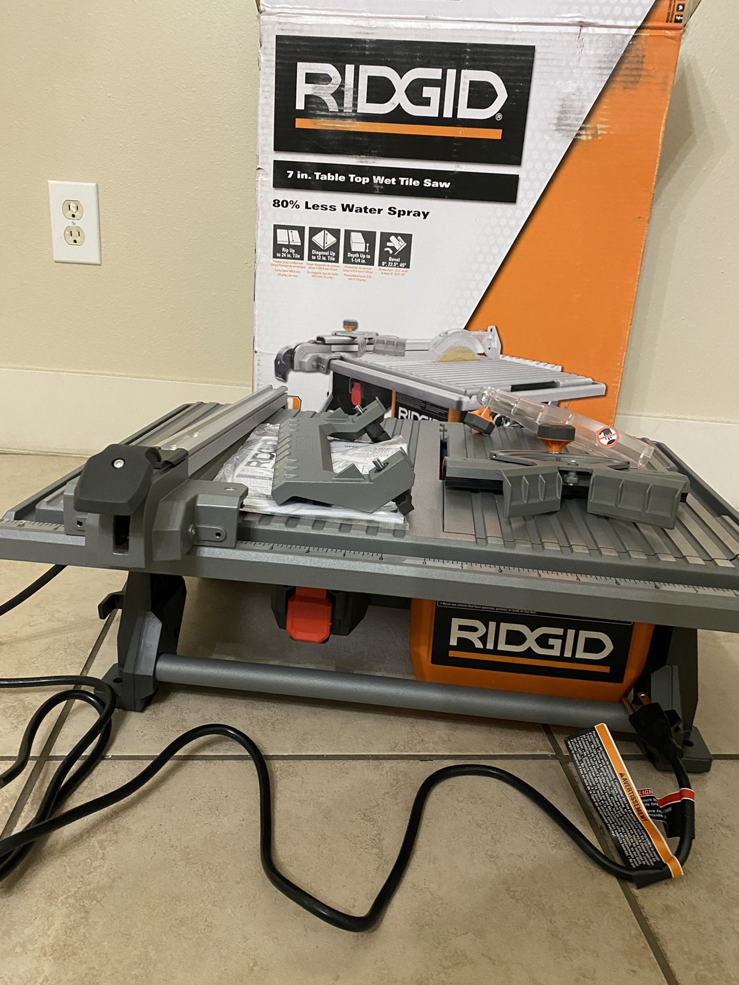 RIDGID 6.5 Amp Corded 7 in. Table Top Wet Tile Saw for Sale in Conroe ...