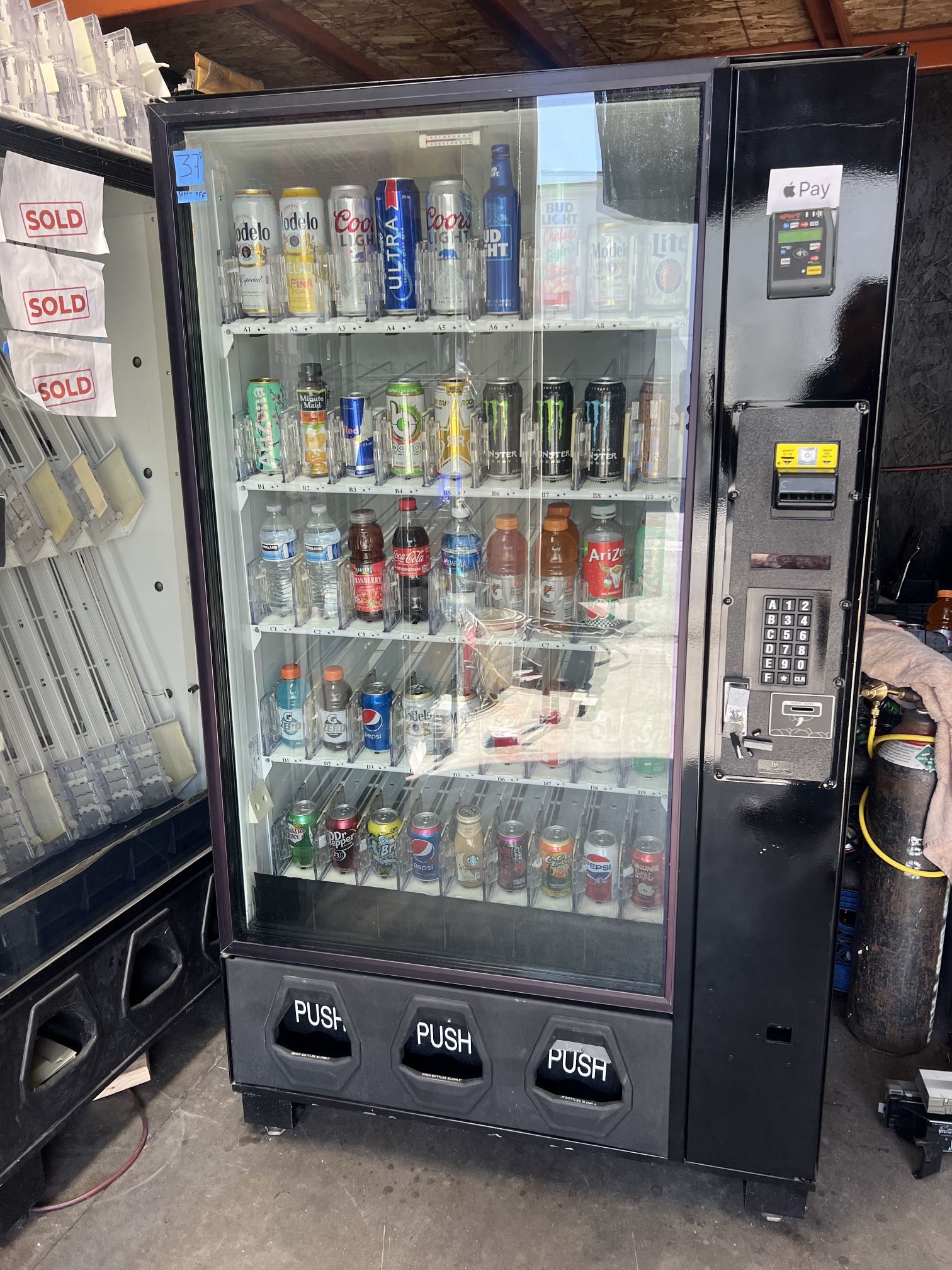 SODA VENDING MACHINE for Sale in Anaheim, CA - OfferUp